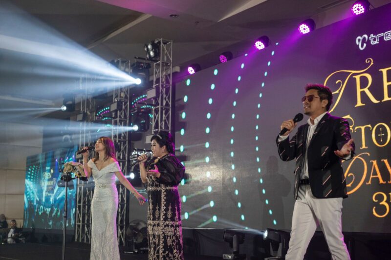 Meriah Panggung Kemenangan TREN 2023, CEO Martin Carter Terus Komitmen ...